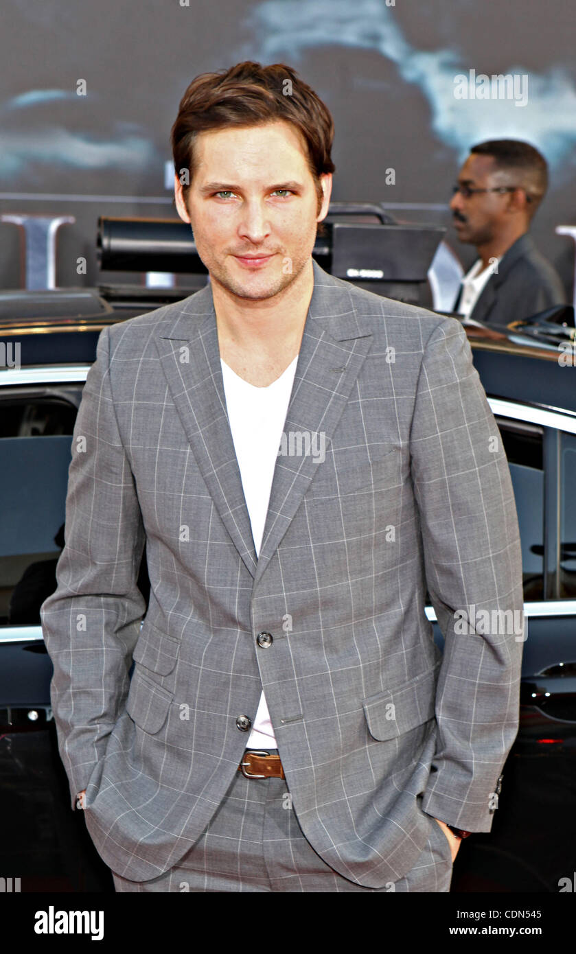 May 02, 2011 - Hollywood, California, U.S. - PETER FACINELLI at the ...
