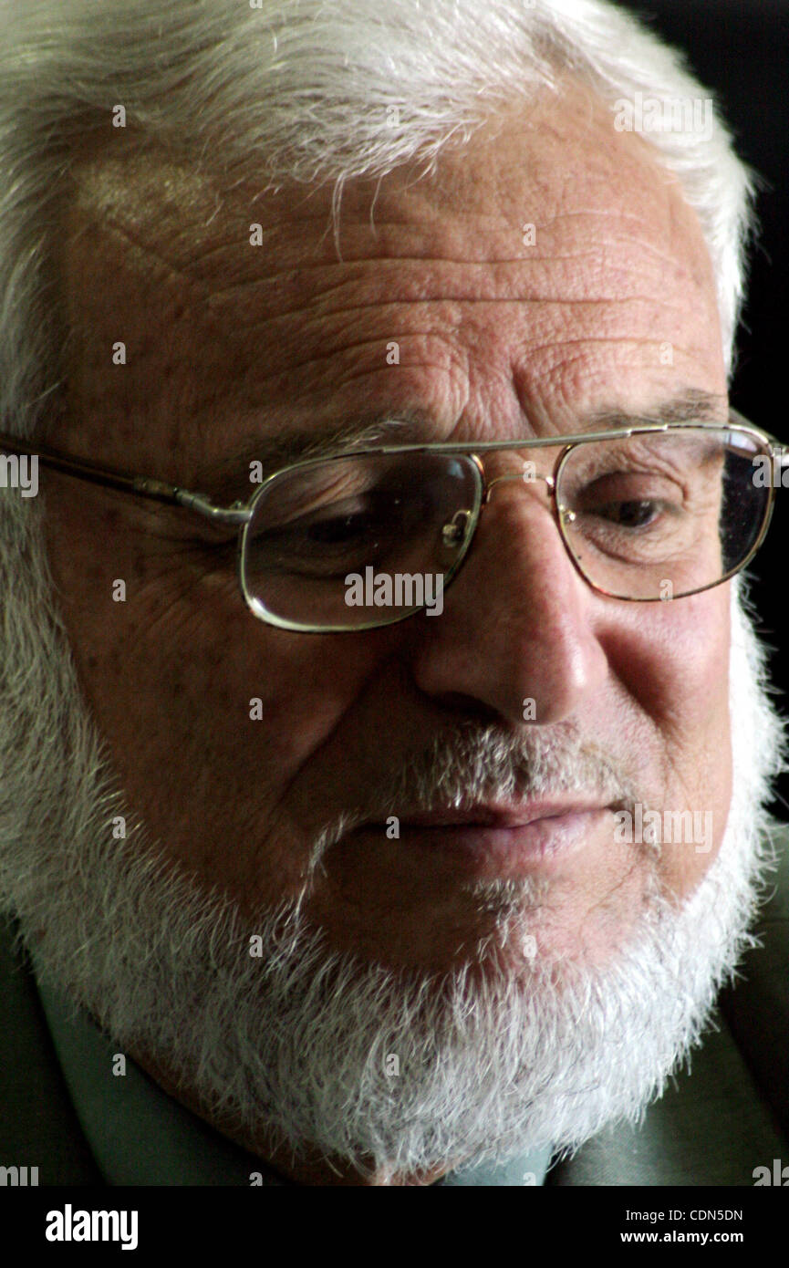 Palestinian parliament spokesman, Aziz Dweik meets with Hamas members ...