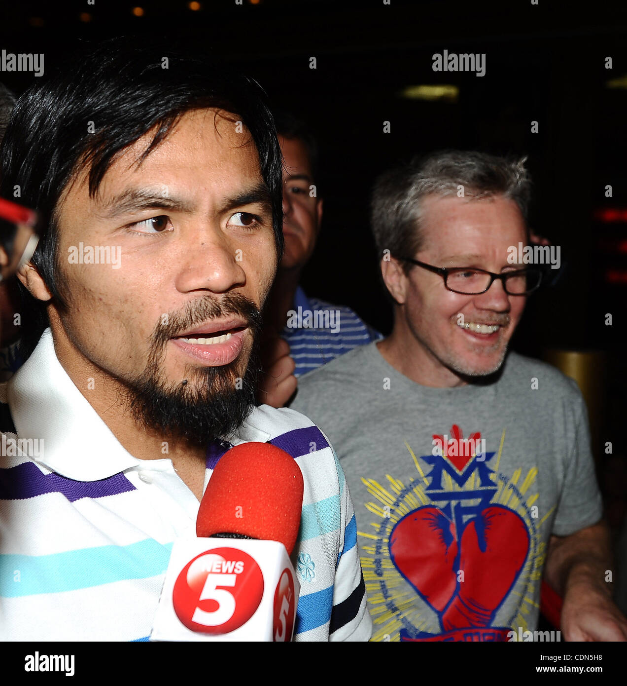 Manny pacquiao freddie roach 2011 hi-res stock photography and images ...