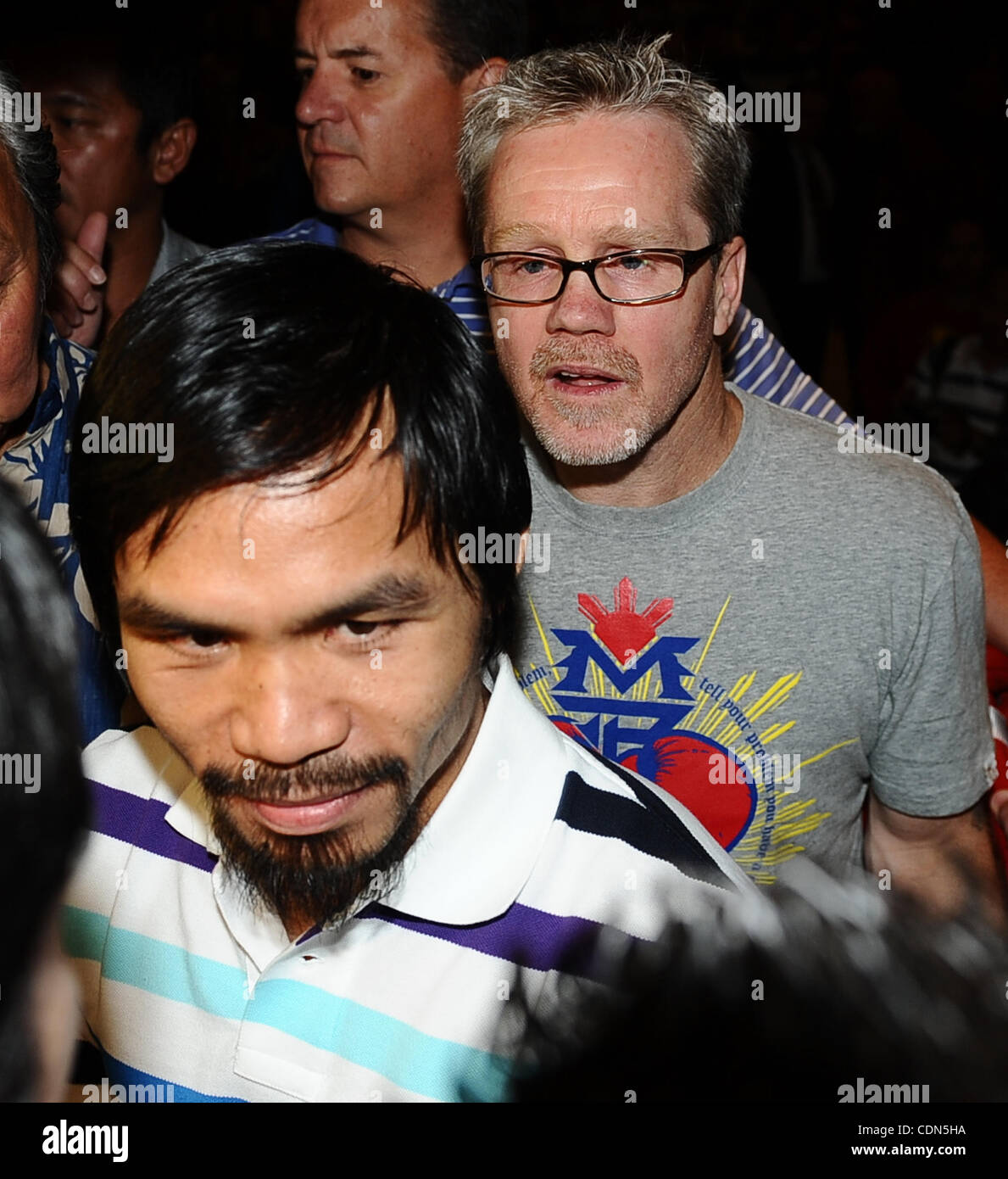 Manny pacquiao freddie roach 2011 hi-res stock photography and images ...