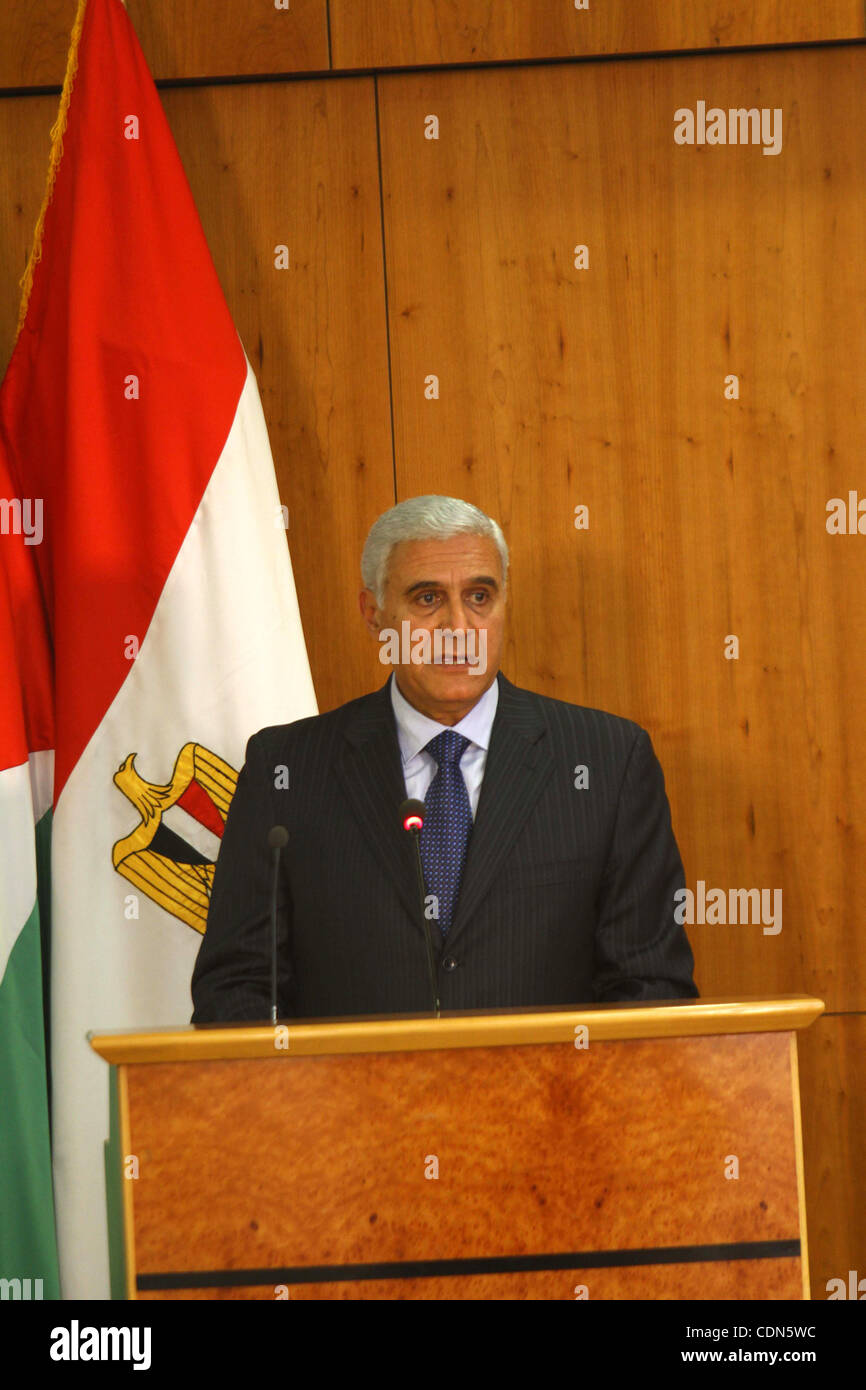 Egyptian intelligence chief General Murad Muafi delivers a speech at a ...