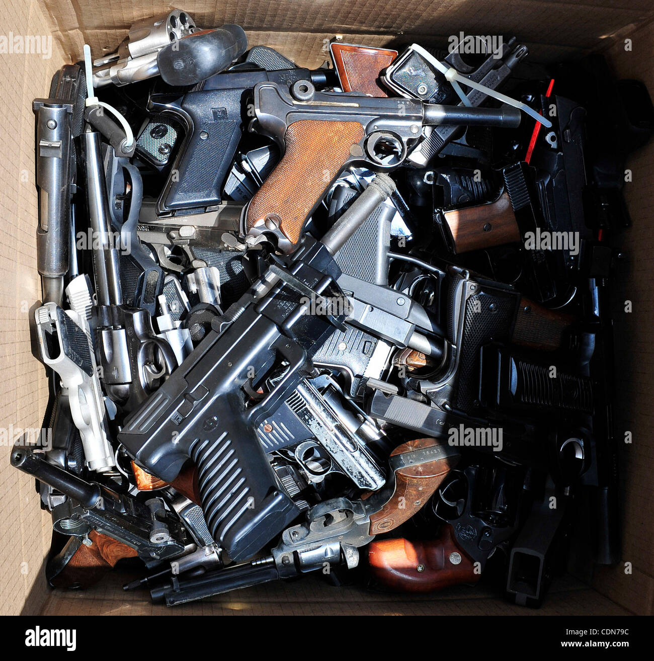 Los angeles police gun hi-res stock photography and images - Alamy