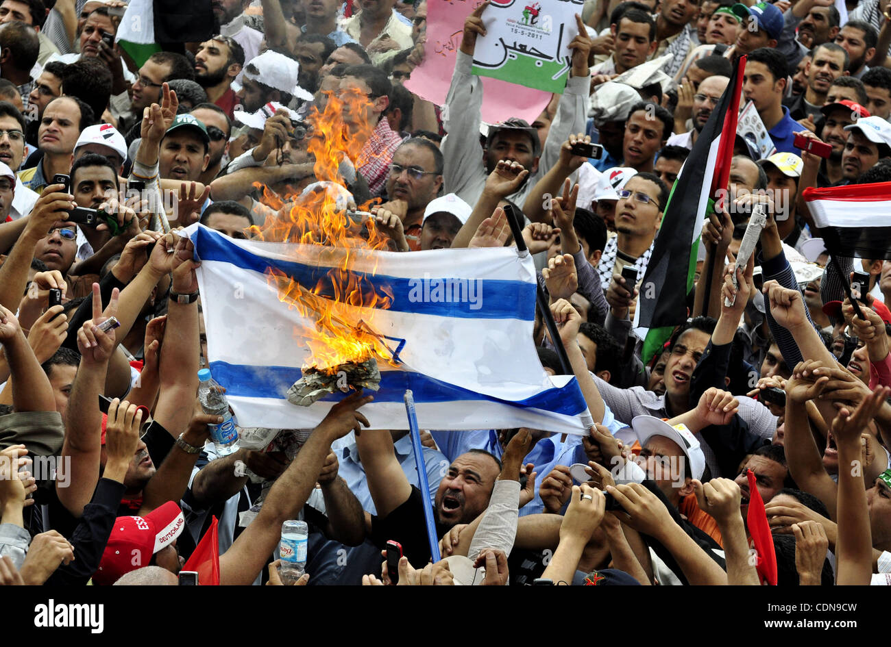 May 13, 2011 - Cairo, Egypt - Egyptian demonstrators set fire in an ...