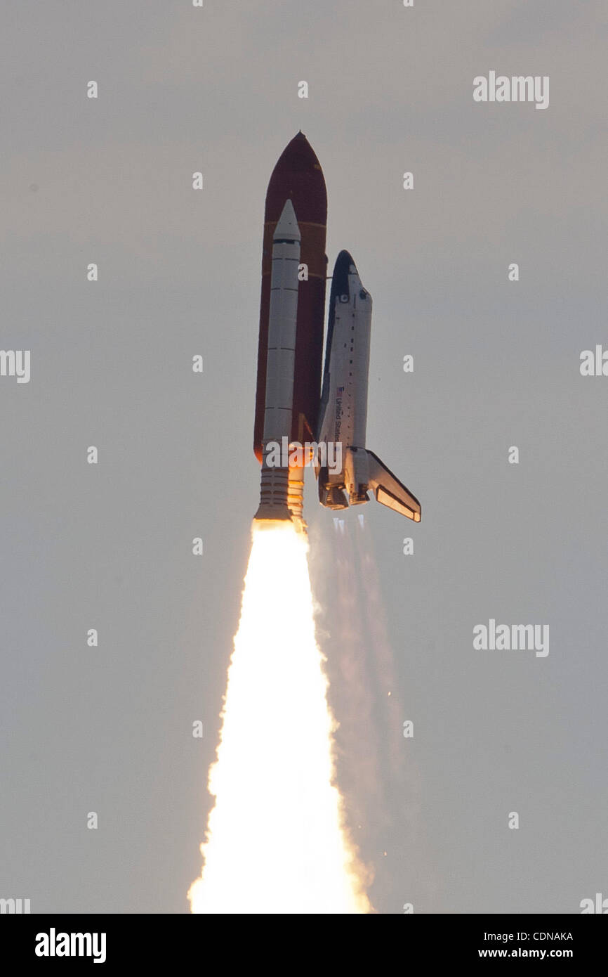 Shuttle endeavour retirement california hi-res stock photography and ...