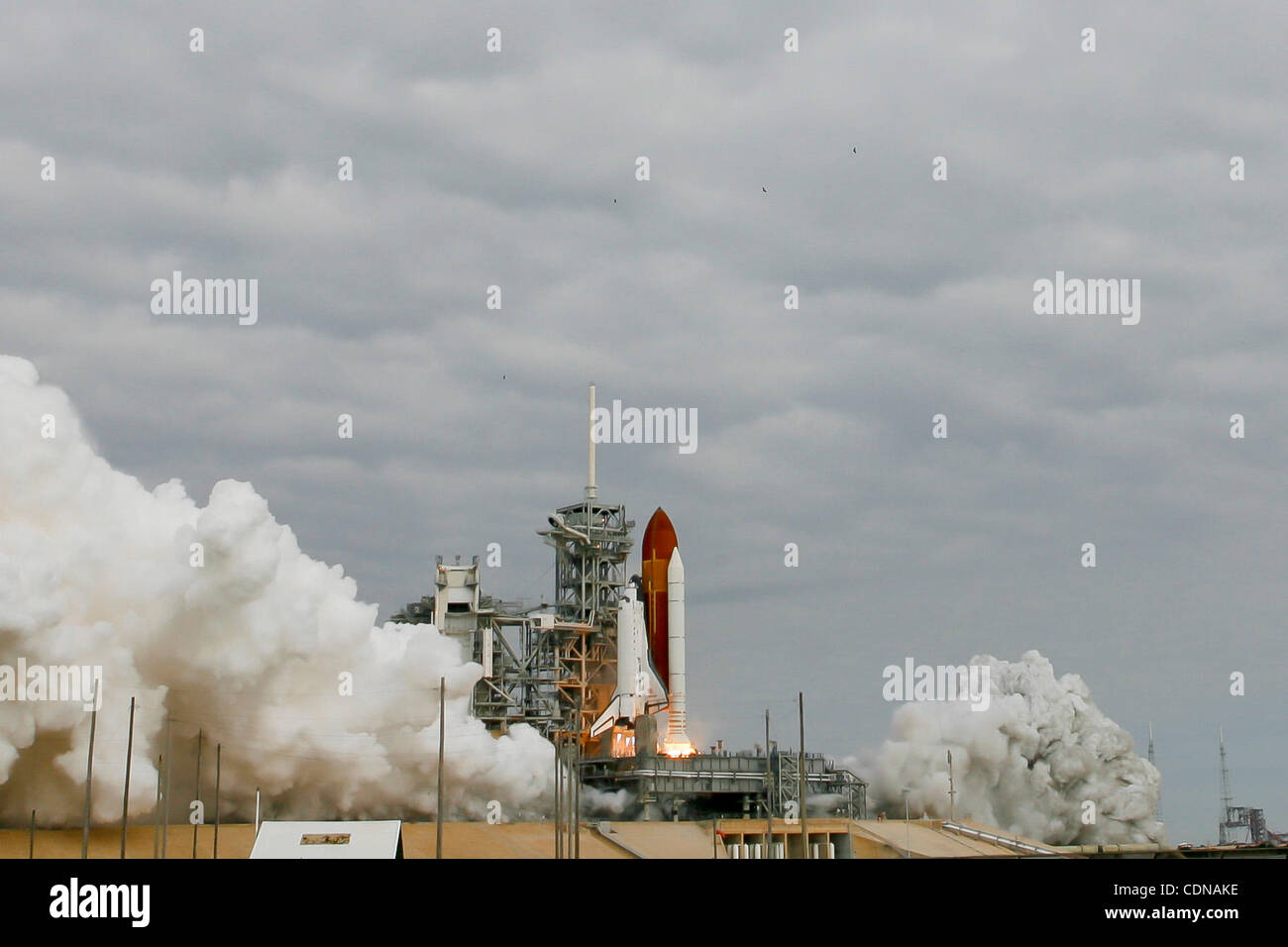 Shuttle endeavour retirement california hi-res stock photography and ...