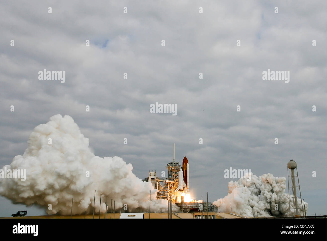 Shuttle endeavour retirement california hi-res stock photography and ...