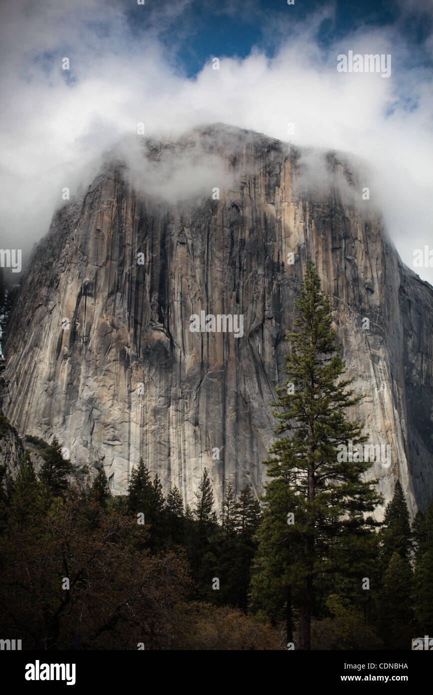 May 19, 2011 - Yosemite, California, U.S. - The famed El Capitan in ...