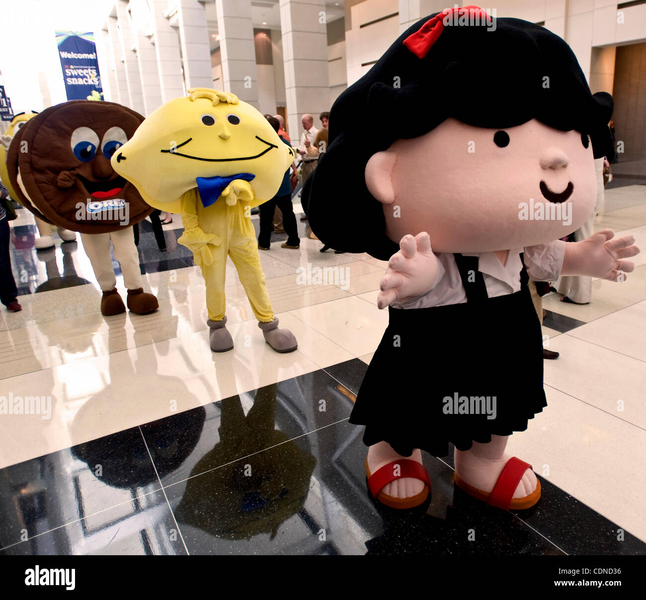 May 24, 2011 - Chicago, IL, USA - Candy manufacturer mascots arrive for ...