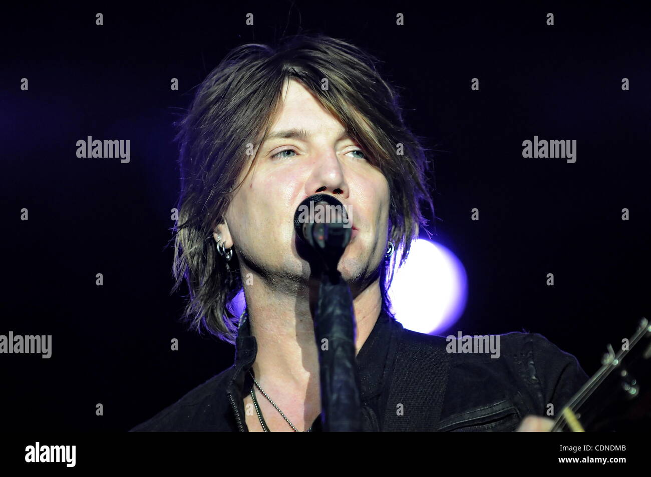John Rzeznik, lead singer/guitarist and the Goo Goo Dolls performed a ...