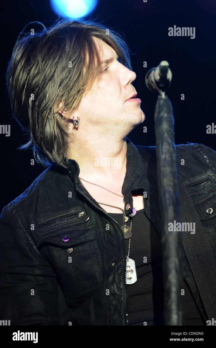 John Rzeznik, lead singer/guitarist and the Goo Goo Dolls performed a ...