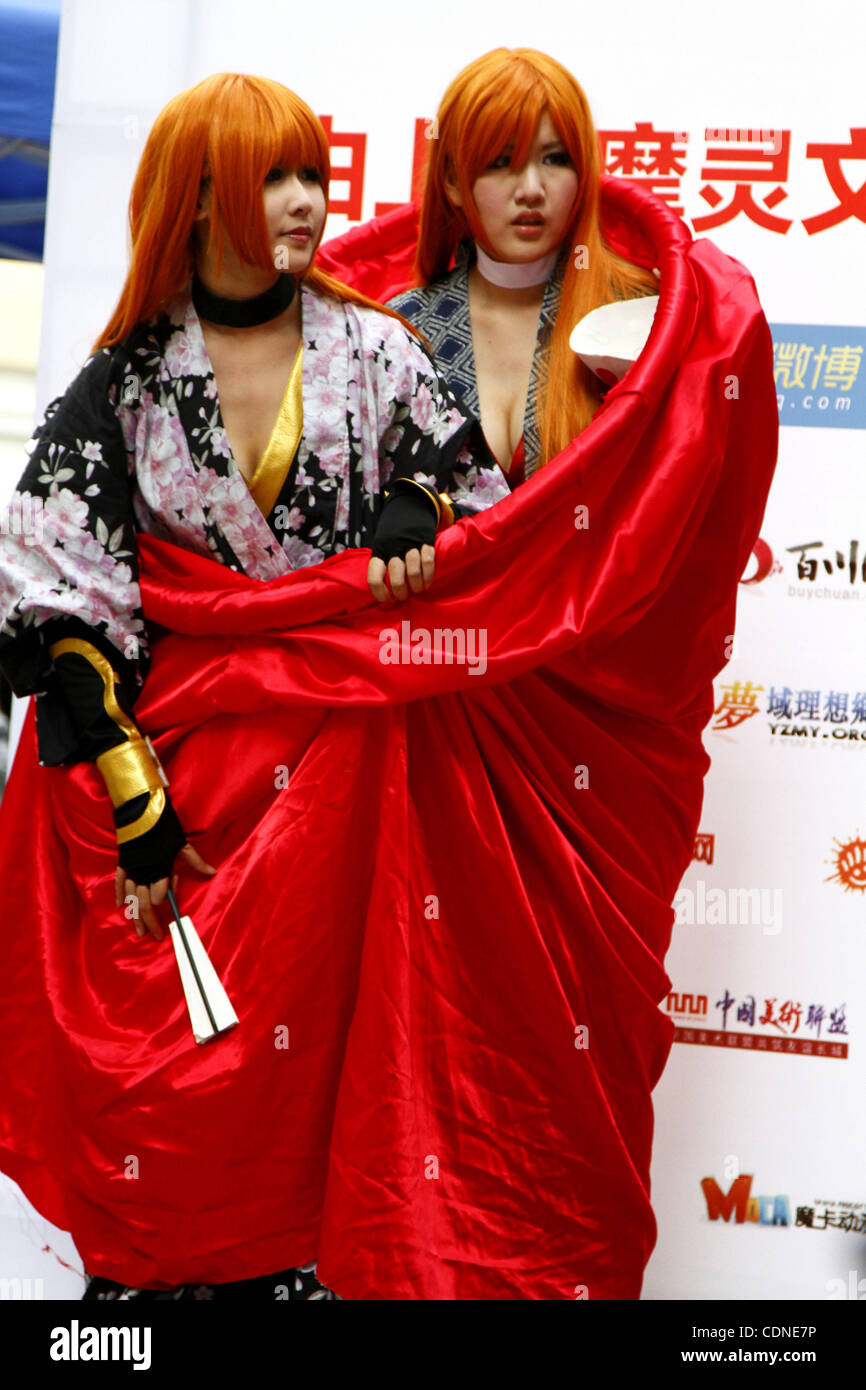 Two cosplayers hi-res stock photography and images - Alamy