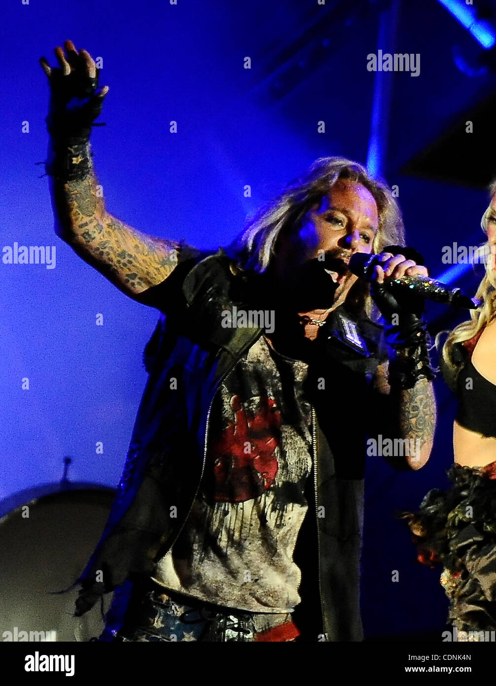 Lead singer vince neil hi-res stock photography and images - Alamy