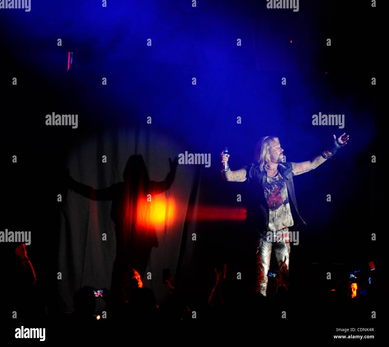 Lead singer vince neil hi-res stock photography and images - Alamy