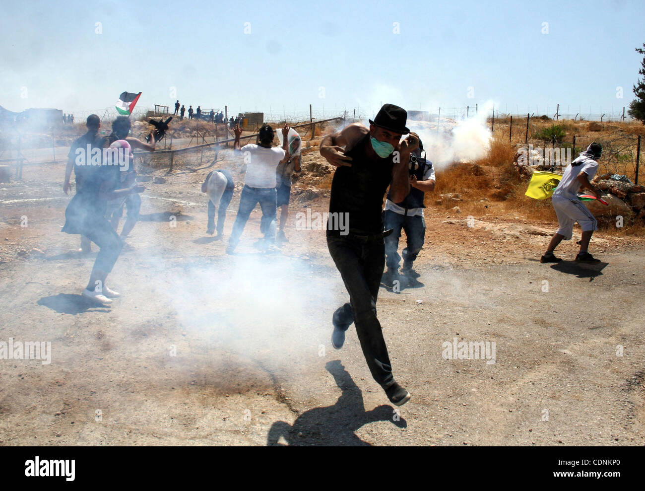 Tear gas smoke hi-res stock photography and images - Alamy