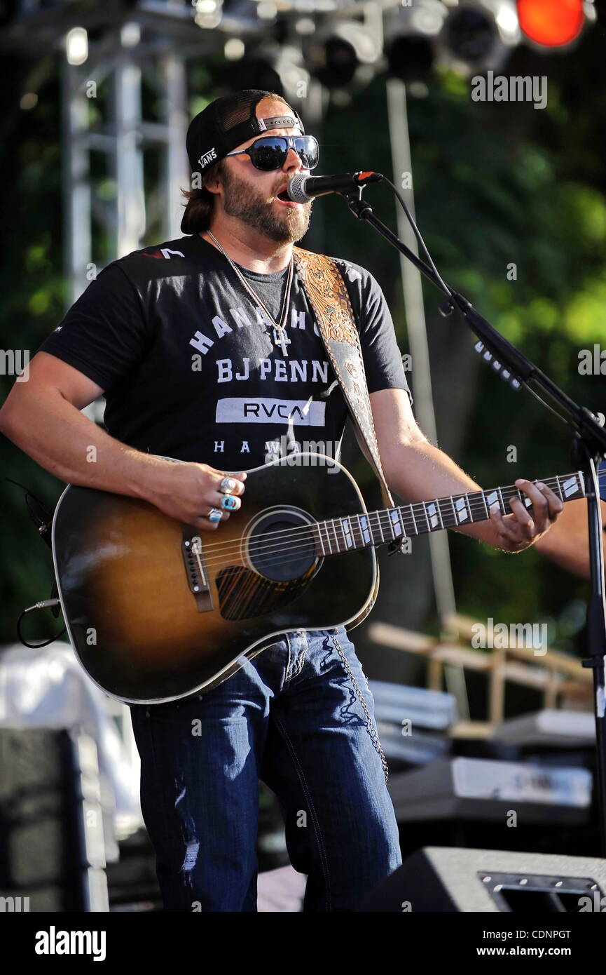 Country music recording artist Randy Houser played a live concert ...