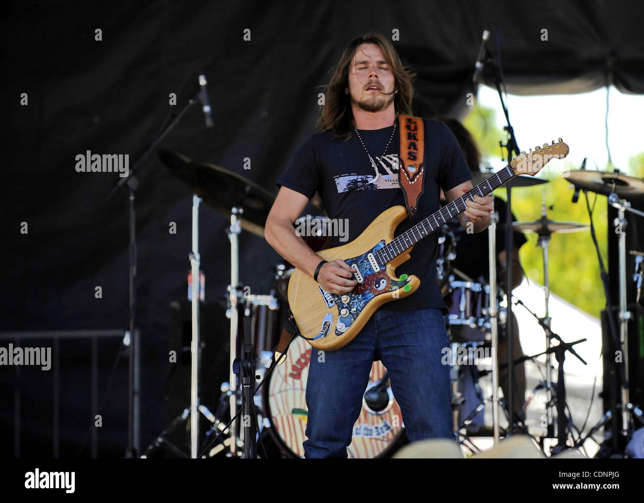 Lukas nelson hi-res stock photography and images - Alamy