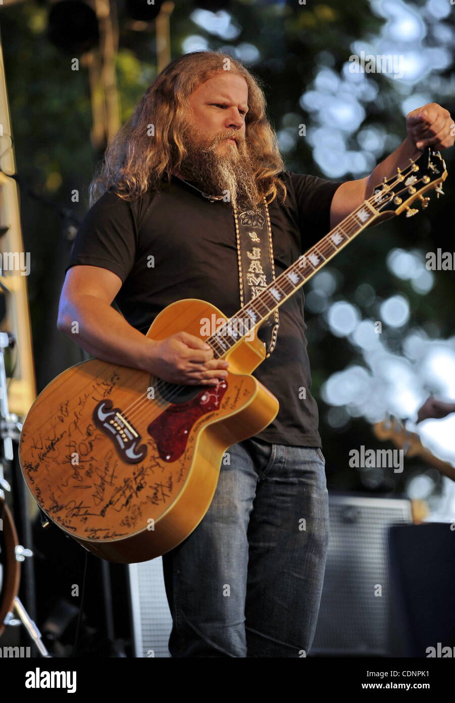 Country music recording artist Jamey Johnson played a live concert ...