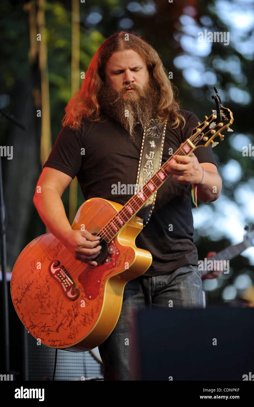 Country music recording artist Jamey Johnson played a live concert ...