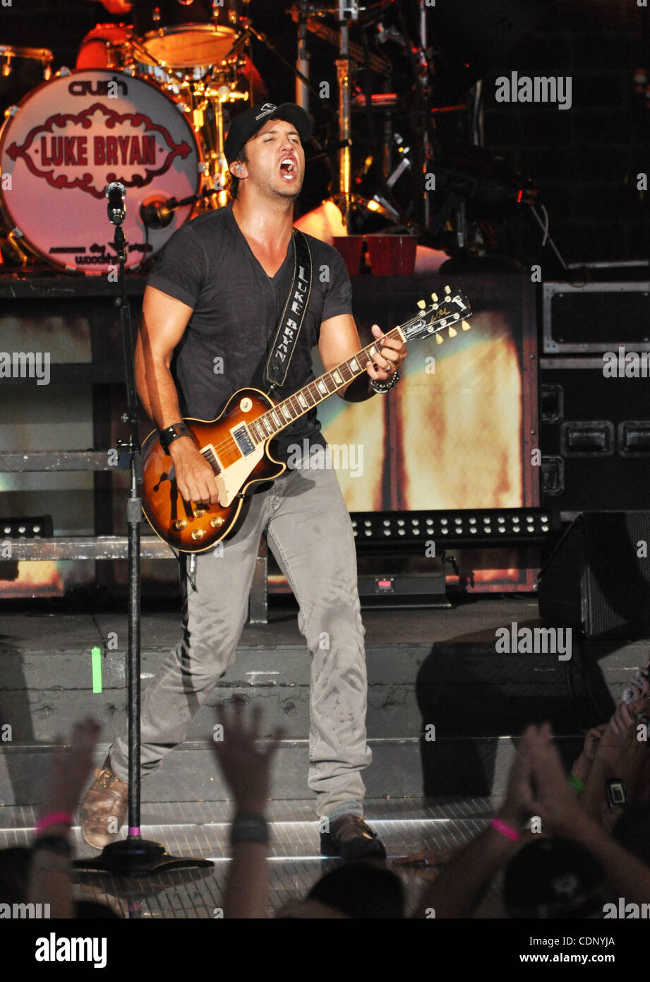 Luke bryan 2011 hi-res stock photography and images - Alamy