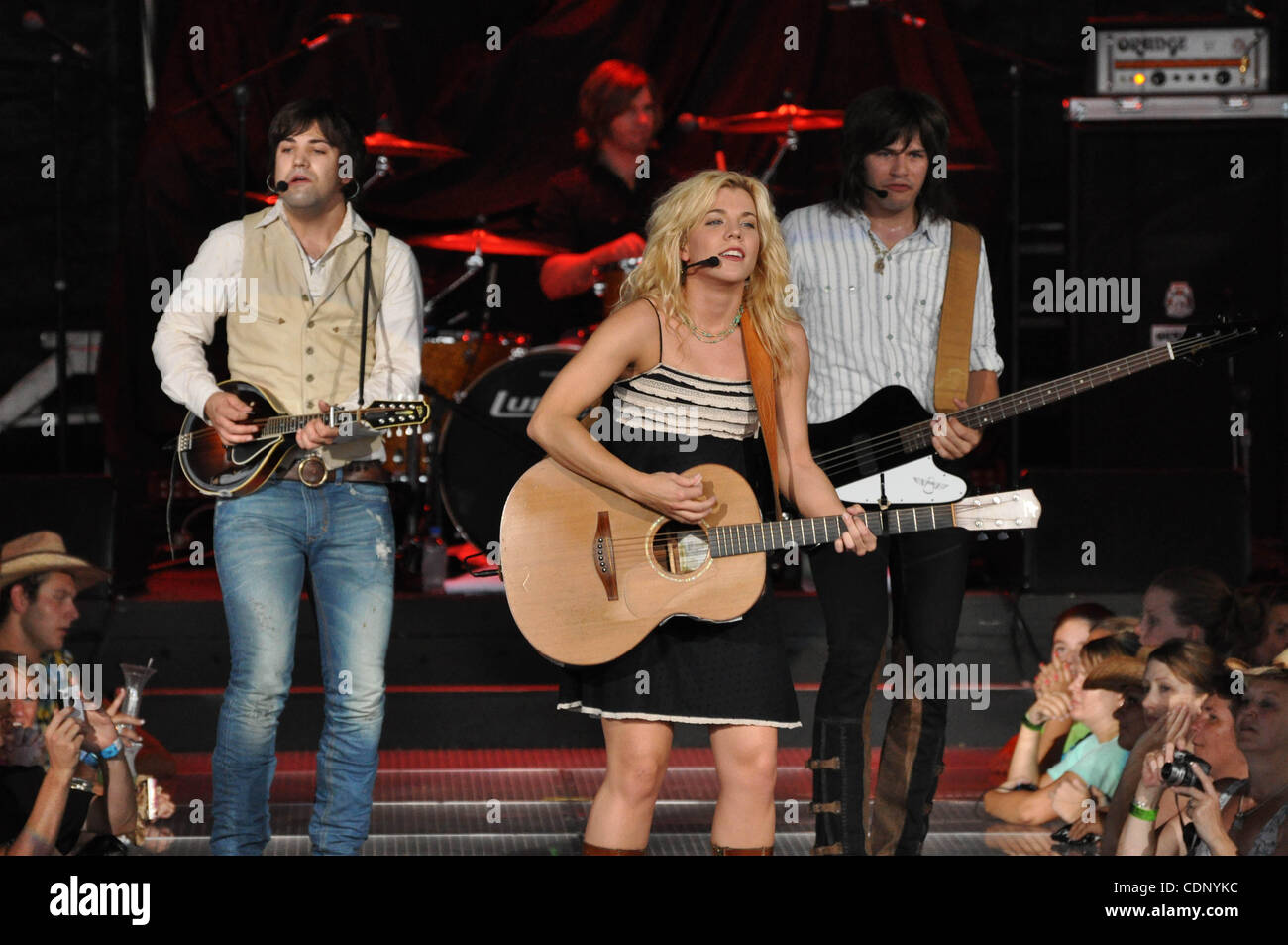 Jul 8, 2011 - Raleigh, North Carolina, USA Singers KIMBERLY PERRY, NEIL ...