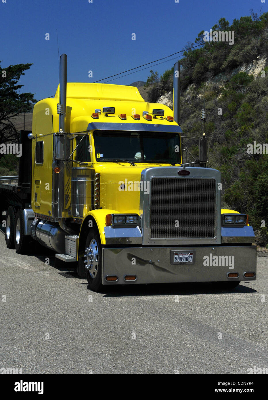 18 Wheeler Truck High Resolution Stock Photography and Images - Alamy