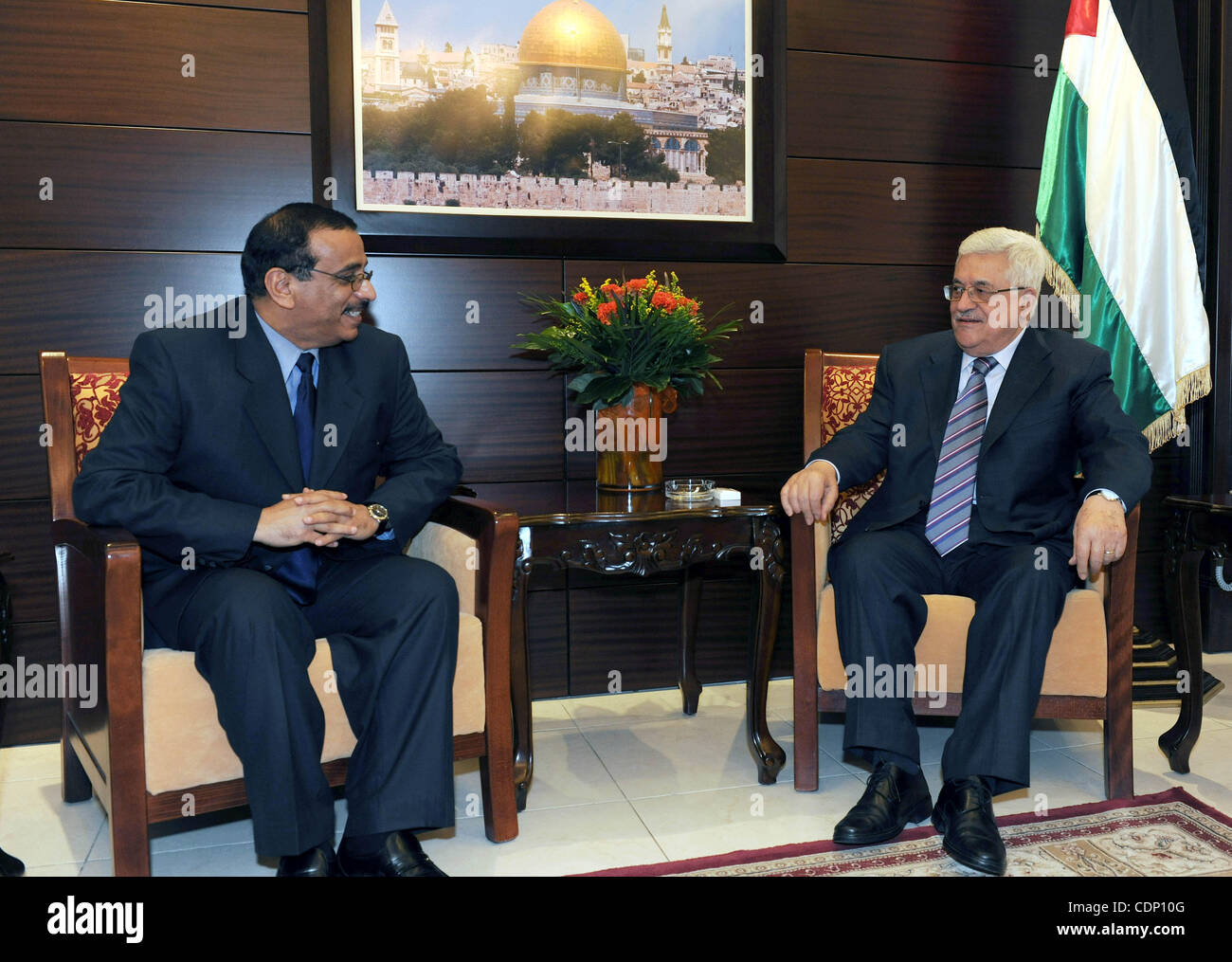 Palestinian President Mahmoud Abbas (Abu Mazen) meets with the UAE ...