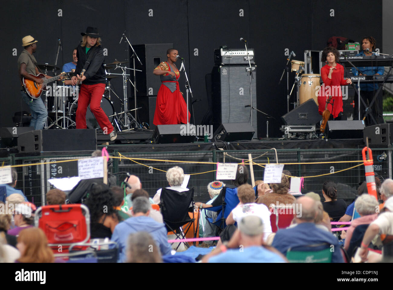 Vancouver folk music festival hi-res stock photography and images - Alamy