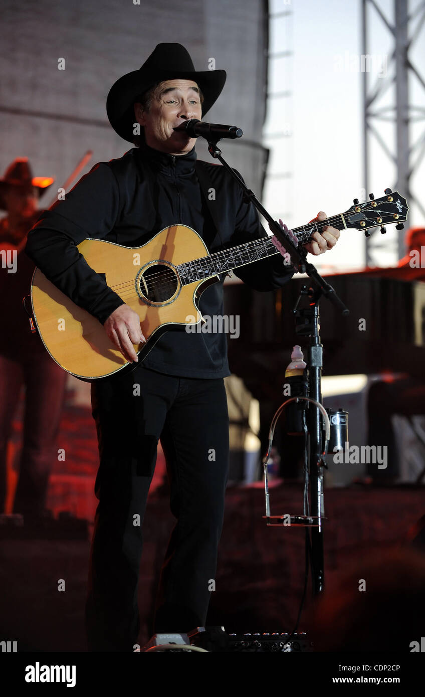July 16, 2011 - Santa Maria, California, U.S. - CLINT BLACK takes the ...
