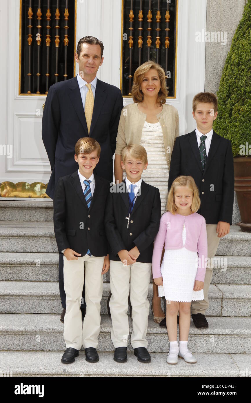 First communion princess leonor spain hi-res stock photography and ...