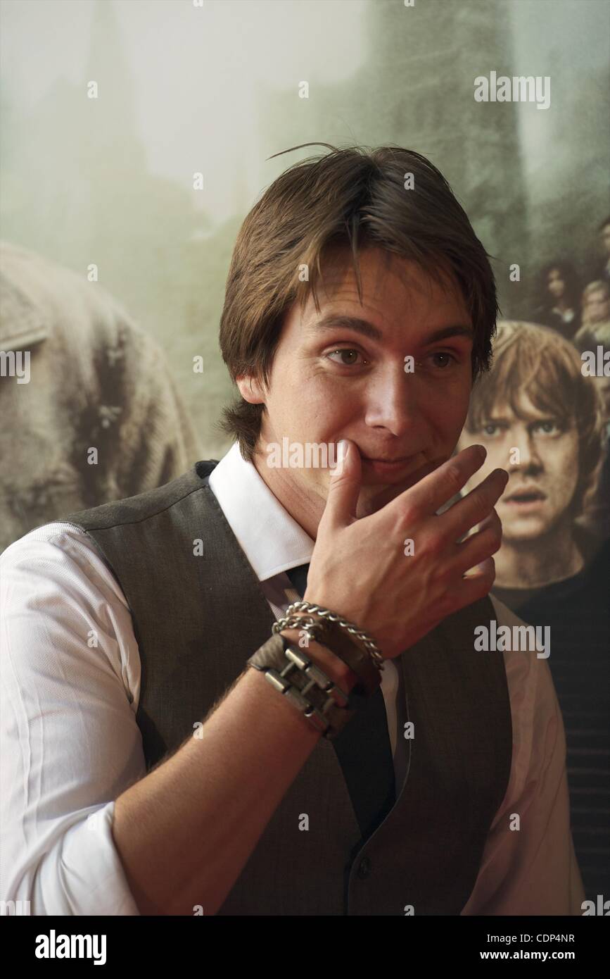 June 27, 2011 - Madrid, Spain - Actors Oliver Phelps and James Phelps ...