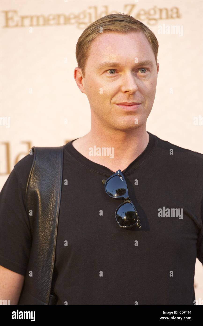 Stuart vevers loewe hi-res stock photography and images - Alamy