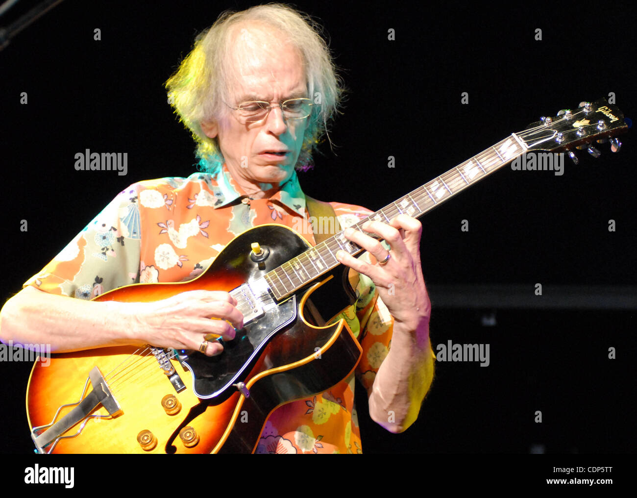 Yes to live hi-res stock photography and images - Alamy