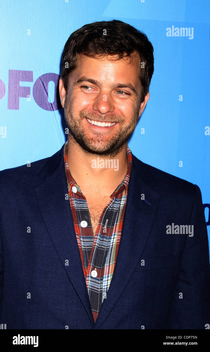 May 16, 2011 - New York, NY, U.S.A - Actors Jake Johnson, Hannah Simone ...