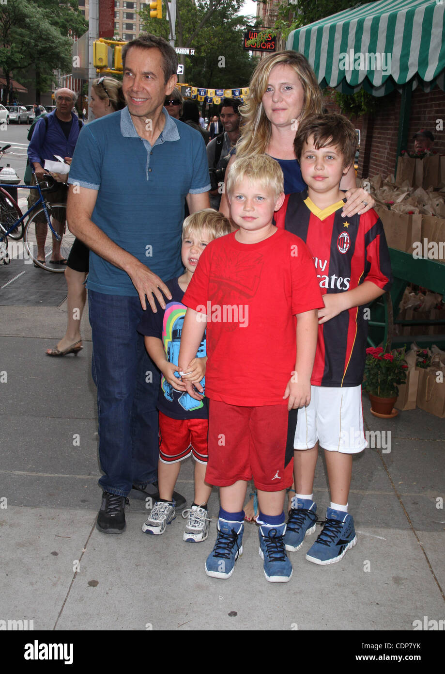 Koons family hi-res stock photography and images - Alamy