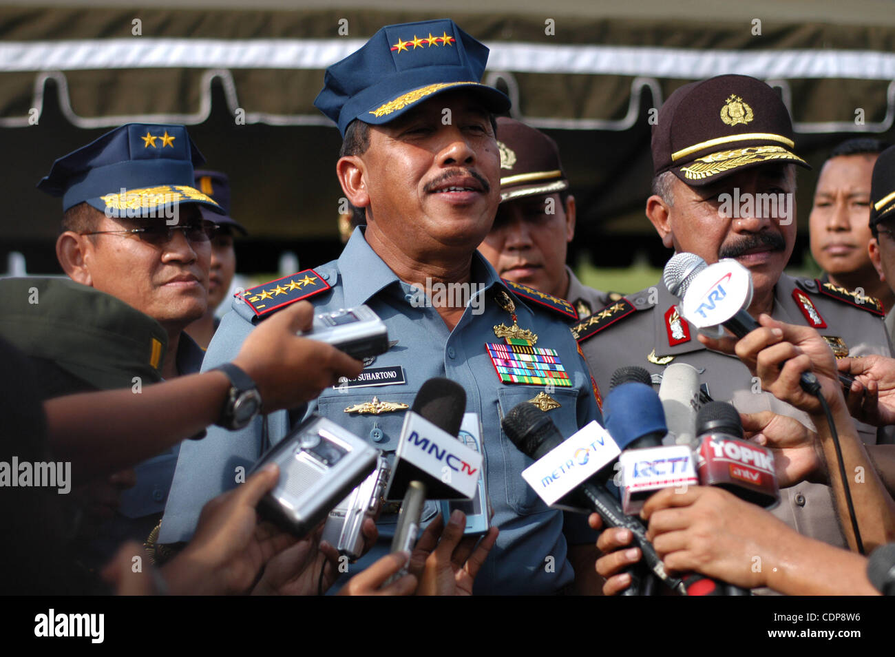 Indonesian Military Chief Commander ADMIRAL AGUS SUHARTONO (C ...
