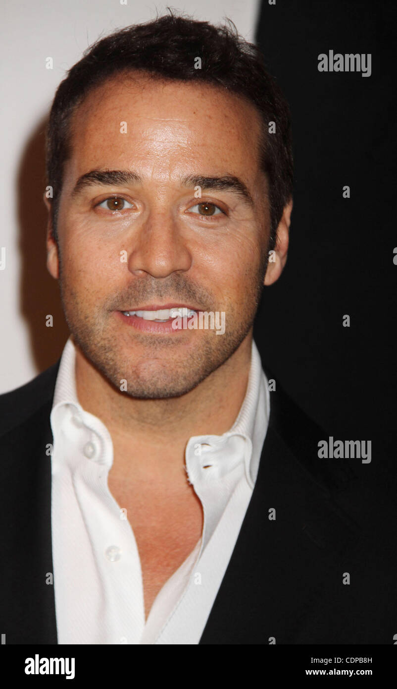 Apr. 22, 2011 - New York, New York, U.S. - Actor JEREMY PIVEN attends ...