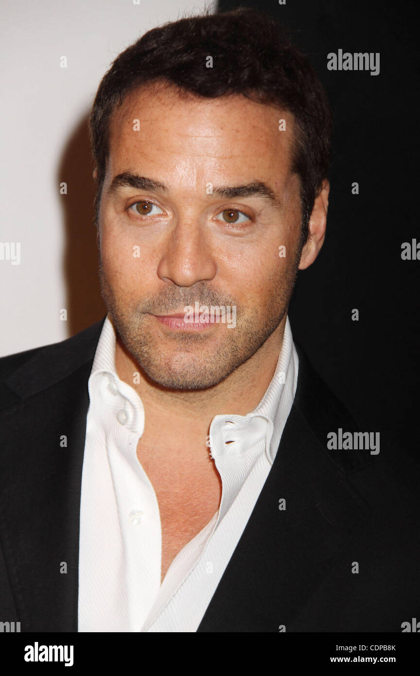 Apr. 22, 2011 - New York, New York, U.S. - Actor JEREMY PIVEN attends ...