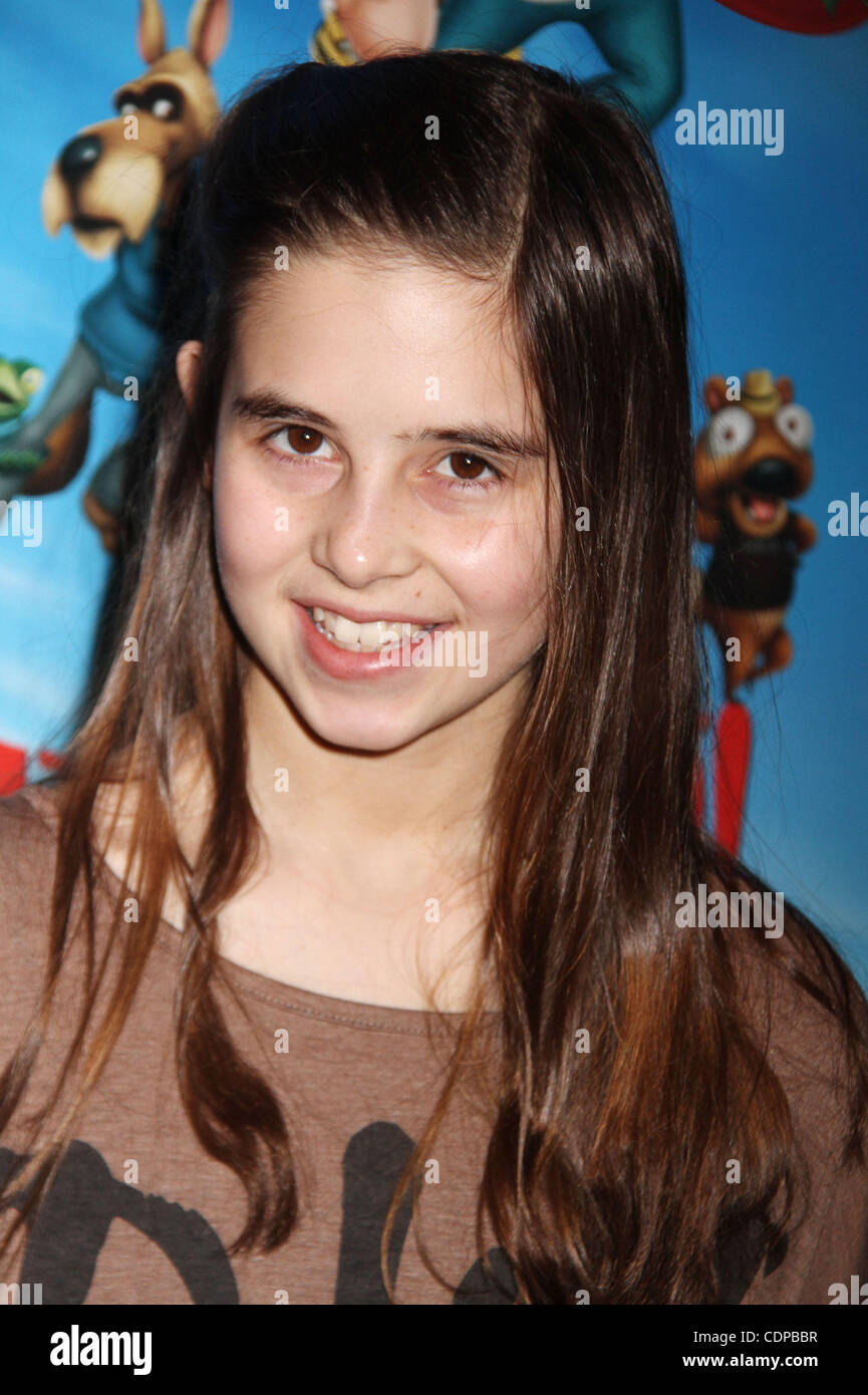 Apr. 23, 2011 - New York, New York, U.S. - Actress CARLY ROSE SONENCLAR ...