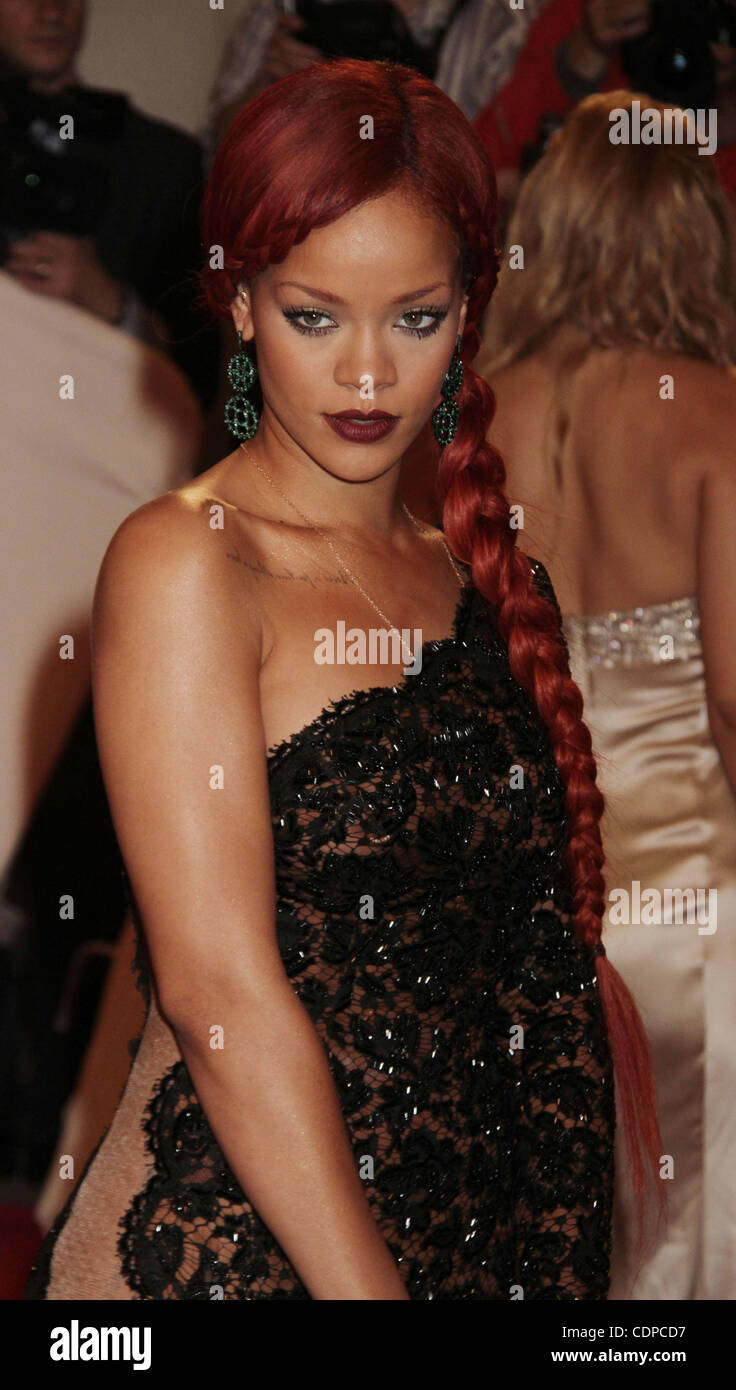 May 2, 2011 - New York, New York, U.S. - Singer RIHANNA attends the ...