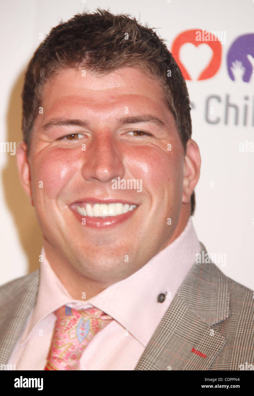 June 7, 2011 - New York, New York, U.S. - Football player DAVID DIEHL ...