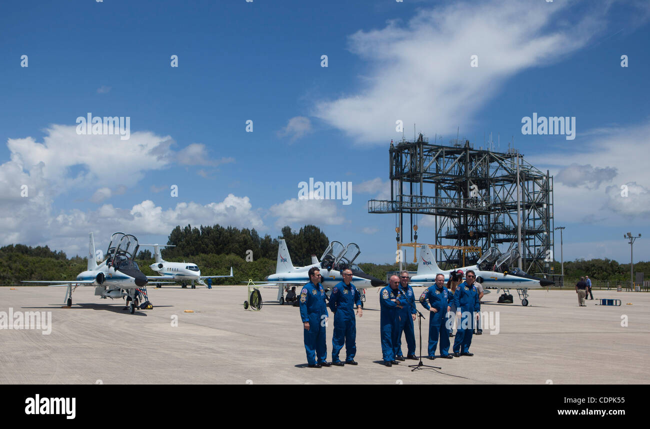 Apr 26, 2011 - Cape Canaveral, Florida, U.S. - Commander MARK KELLY of ...