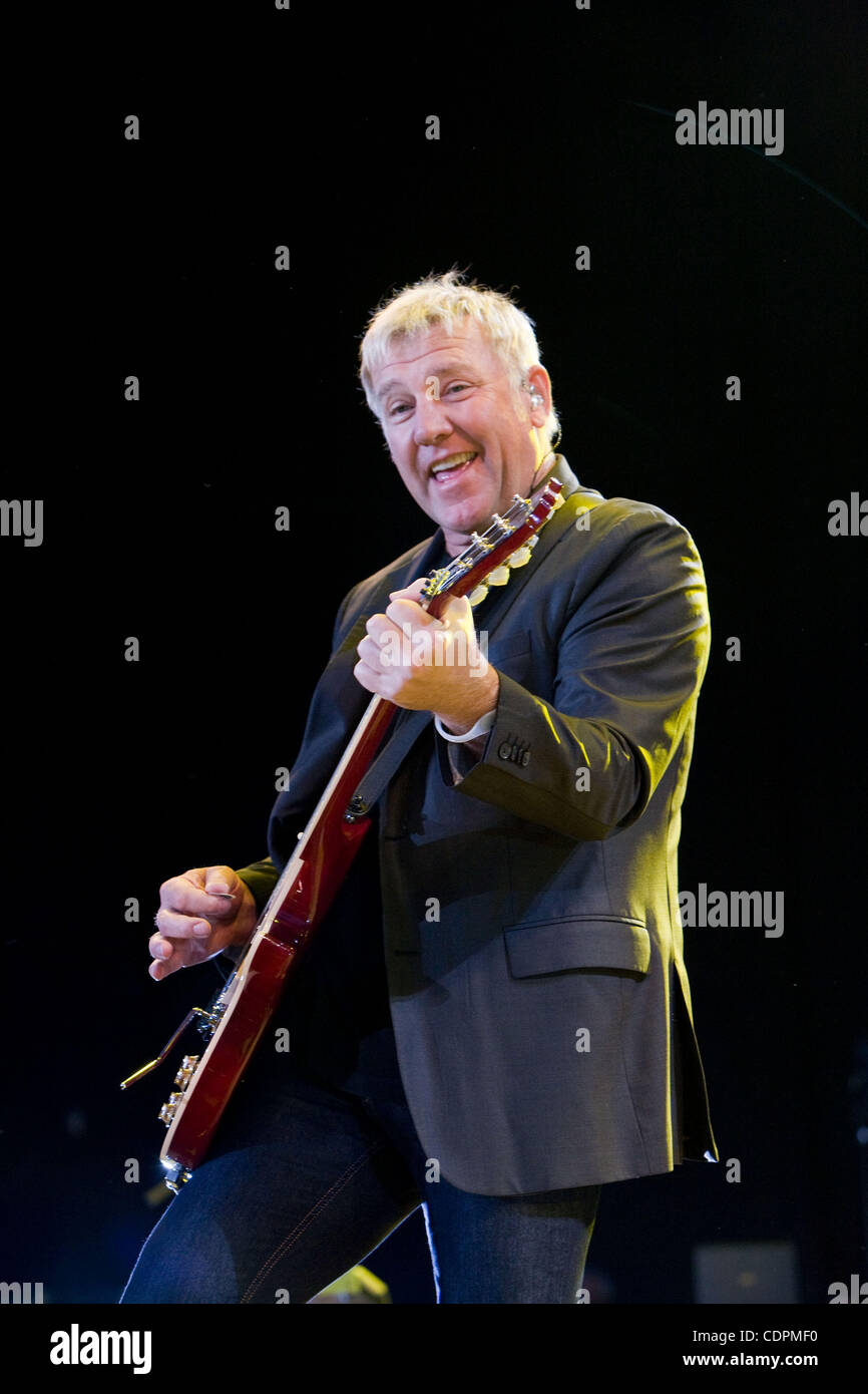 Guitarist from rush hi-res stock photography and images - Alamy