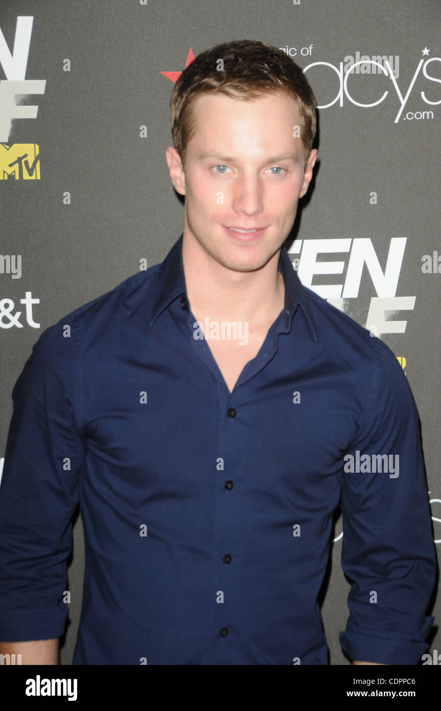 May 25, 2011 - Los Angeles, California, U.S. - Jonathan Keltz Attending ...