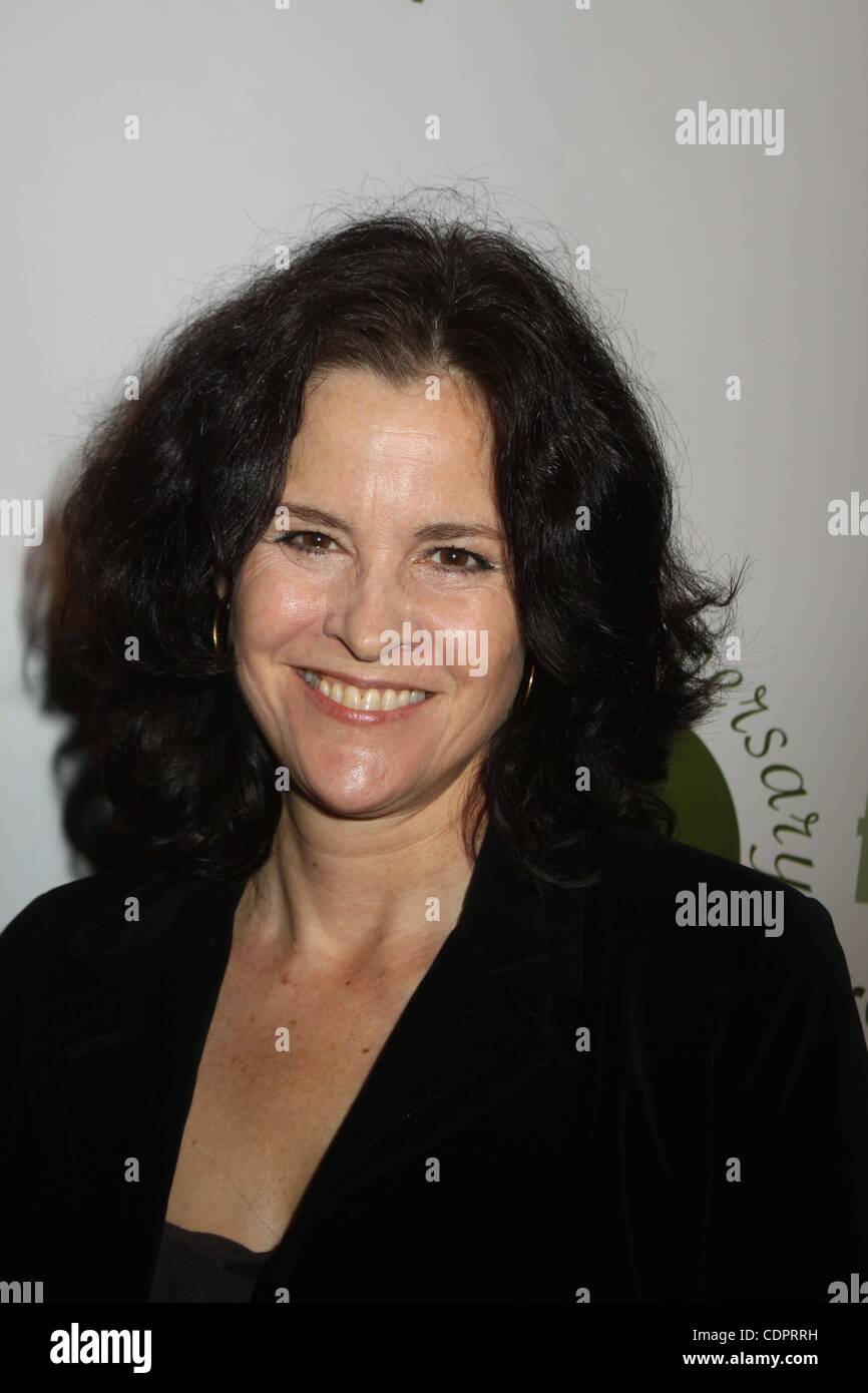 May 16, 2011 - New York, New York, U.S. - Ally Sheedy.Farm Sanctuary's ...