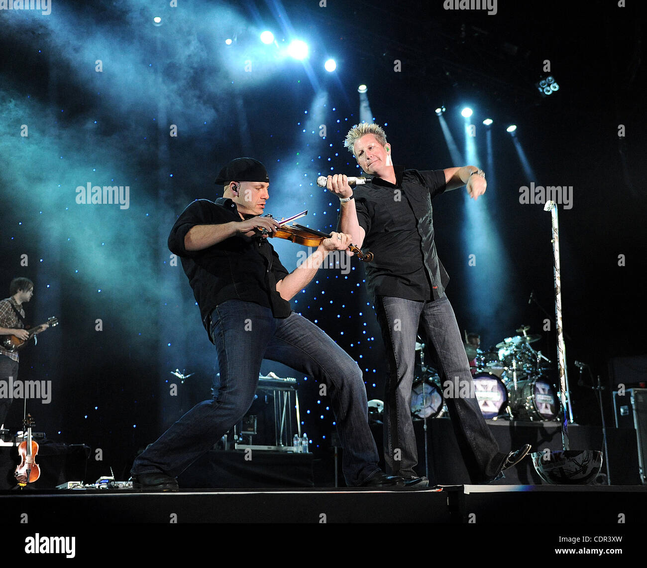 Rascal flatts fans hi-res stock photography and images - Alamy