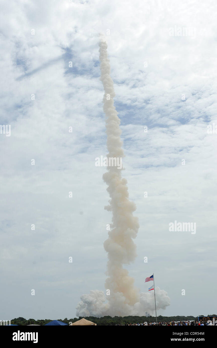 July 08, 2011 - Cape Canaveral, Florida, U.S. - Space shuttle Atlantis ...