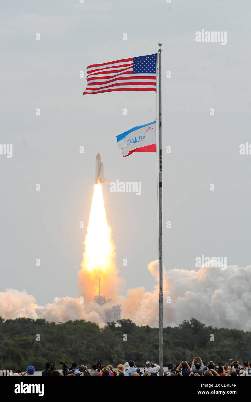 July 08, 2011 - Cape Canaveral, Florida, U.S. - Space shuttle Atlantis ...