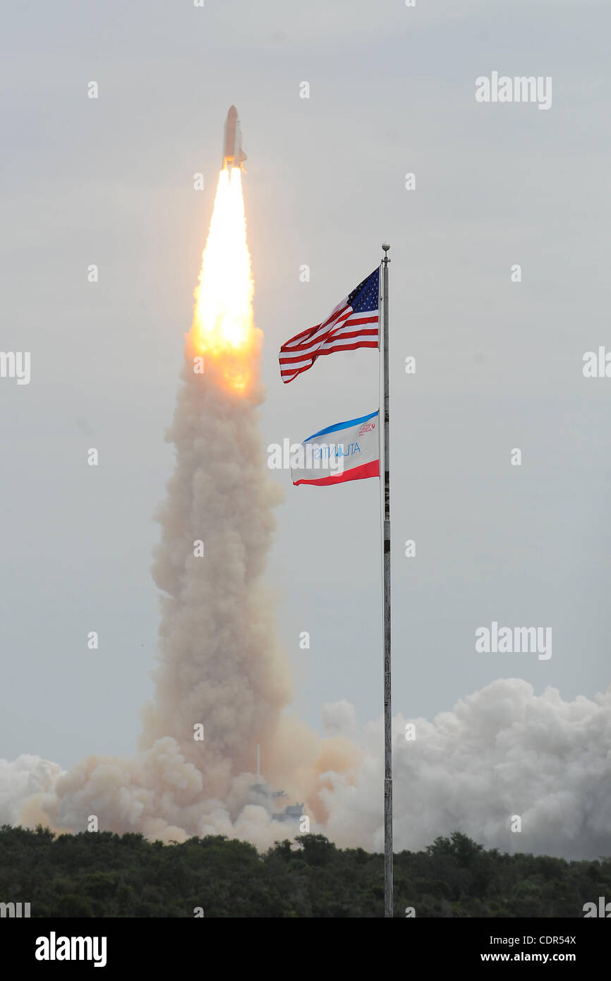 July 08, 2011 - Cape Canaveral, Florida, U.S. - Space shuttle Atlantis ...