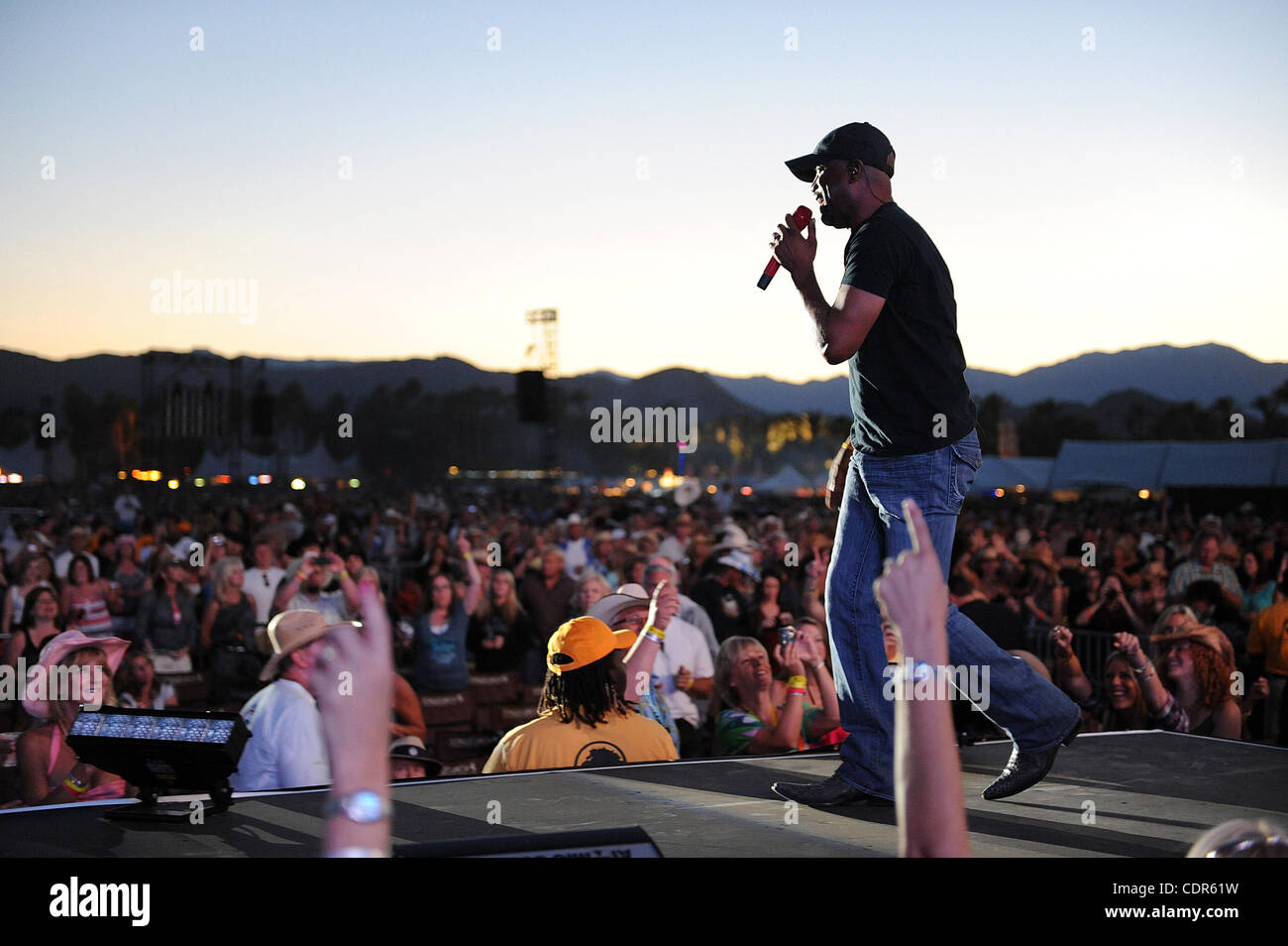 Darius rucker 185 hi-res stock photography and images - Alamy