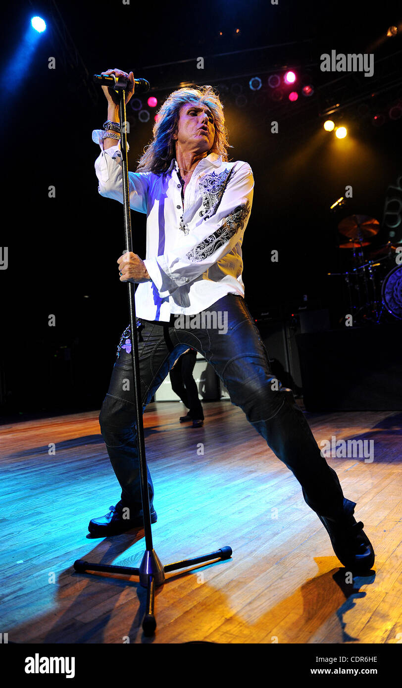 Whitesnake singer david coverdale performs hi-res stock photography and ...